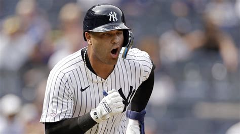 carlos narváez pega el primer hit de su carrera 20 07 2024 los red