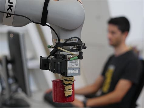 Robots Can Now Visually Interpret Objects And Identify Them Later