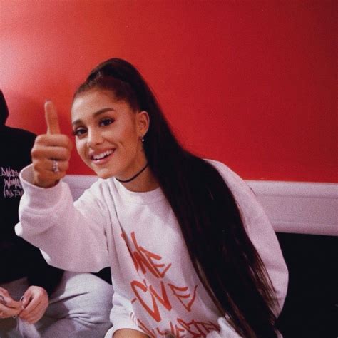 Ariana Grande Happy Face