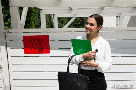 Canadian Hottie Alyssa Reece Gets Fucked In The Shower And On The Sofa