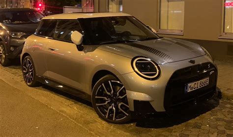 Mini Cooper Electric John Cooper Works 2025 Cazada La Versión Deportiva 100 Eléctrica