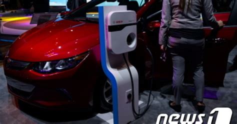 성큼다가온 전기차 시대석유·플래티늄 종말오나