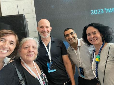 תכנית מושל המופלאה כבוד להיות חלק מהשופטים בהקאתון של הסטודנטים המופלאים יחד עם חברי מ 8400