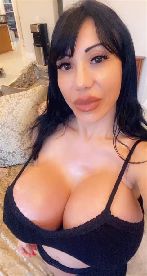 Ava Devine Official On Twitter Happy Sunday Baby What Are We Getting Into Today Buff