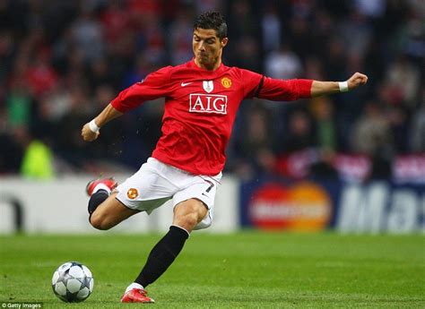 Cristiano Ronaldo Manchester United F C Ronaldo Soccer Soccer Workouts Soccer Shoot