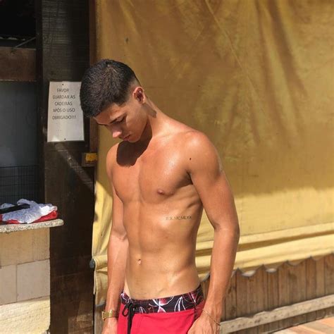 Pin De しょーま Em 筋トレ モチベ Em 2024 Garotos Sensuais Rapazes Sensuais