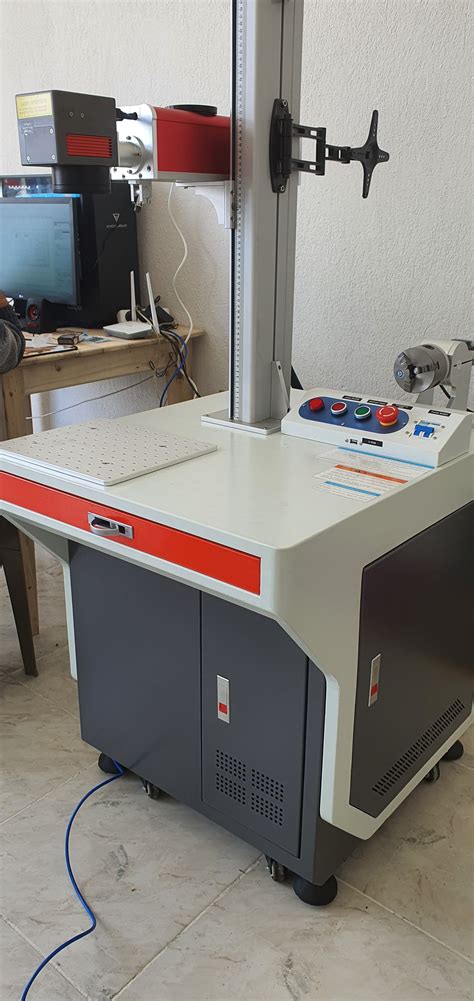 100 Watt Fiber Lazer Markalama Makinası