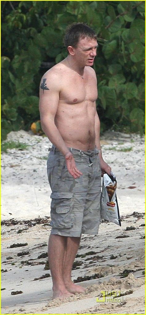 Daniel Craig Is St Barts Beach Buff Photo 1617491 Andy Cohen