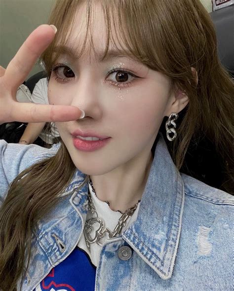 Kim Chaehyun Pics On Twitter She Is Stunning 💙 Ew4bxa7omp Twitter