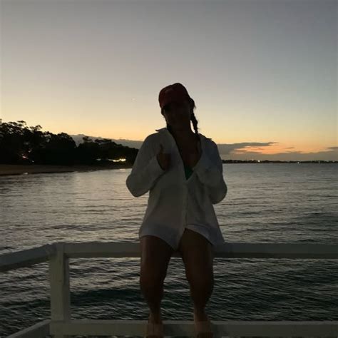 Imogen Bartlett Imogen Bartlett • Threads Say More