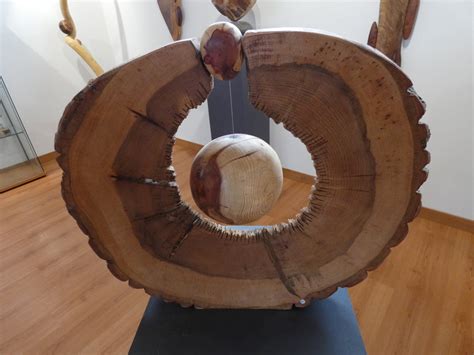 A Saint Martin En Haut Marc Averly Expose Ses Sculptures En Bois Jusquau 1er Octobre