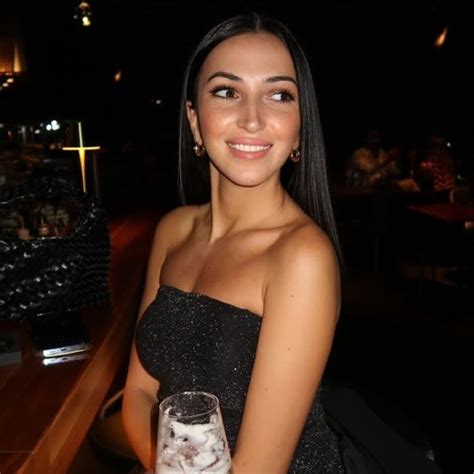 Dilek Kscii • Threads Say More