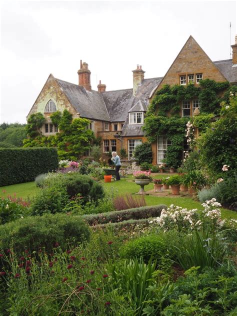 Beautiful British Gardens Coton Manor Gardens Northamptonshire