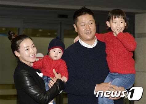 이대호 가족들과 함께 귀국