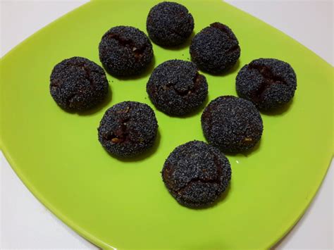 Surpriz Tatlara Yolculuk Portakalli Kakaolu HaŞhaŞli Tatli