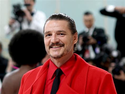 Pedro Pascal Let Fans Put Their Fingers In His Eyes Until He Regretted