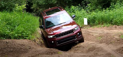 Watch The 2021 Jeep Grand Cherokee L Prove Its Mettle On Tricky Off