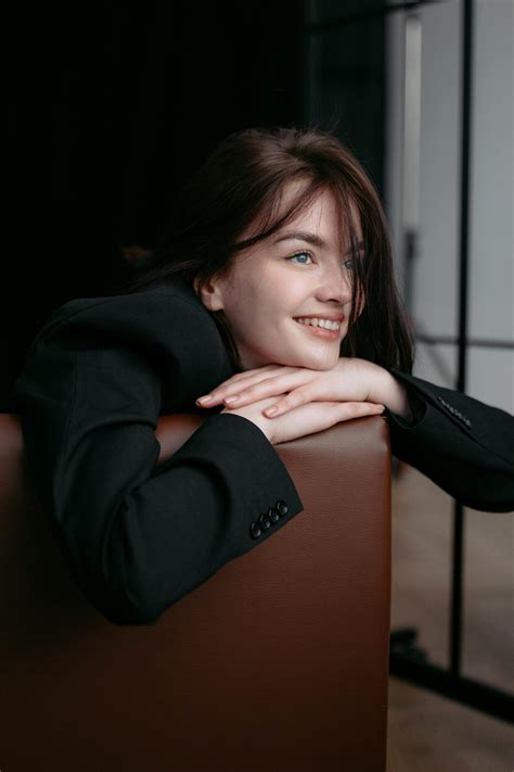 Megan Fox Hands Photos Download The Best Free Megan Fox Hands Stock