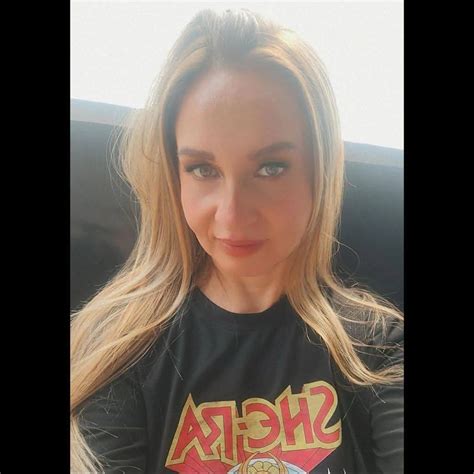 Caro Frausto Stand Up