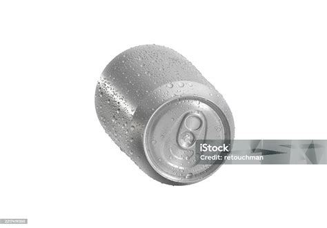 흰색 배경에 고립 된 물방울이있는 알루미늄 소다 캔 0명에 대한 스톡 사진 및 기타 이미지 0명 공란 금속 Istock