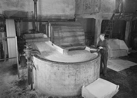 Mesna Kartongfabrik Store Norske Leksikon