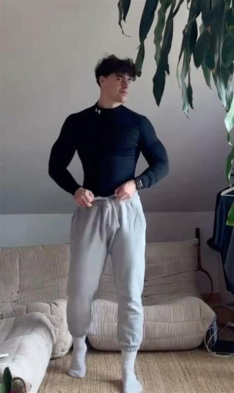 Pin By 🧸 On Pines Creados Por Ti In 2024 Gym Outfit Men Gym Outfit