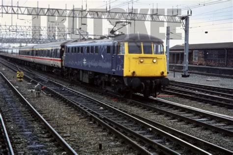 35mm Slide Br British Railways Electric Loco Class 81 81010 Crewe 1986