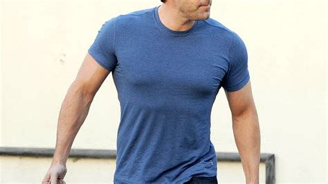 Ben Affleck Looks Hot Buff Batman Star Pictures
