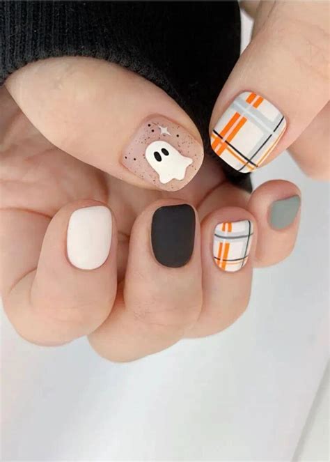 50 Creepy And Cute Halloween Nail Designs For Short Nails 2024