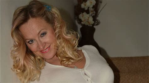 Joanne Bache And Her Cute Face Youtube