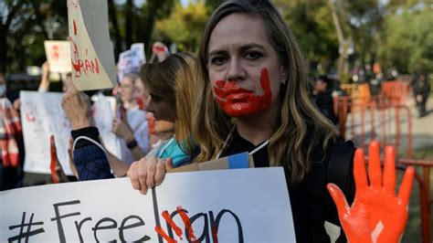 بیش از ۵٠ نفر از ستاره‌های مشهور هالیوود خواستار توقف اعدام معترضان در ایران شدند