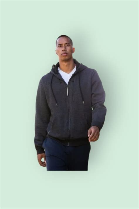 15 Best Travel Hoodies For A Cozy Journey Viatravelers