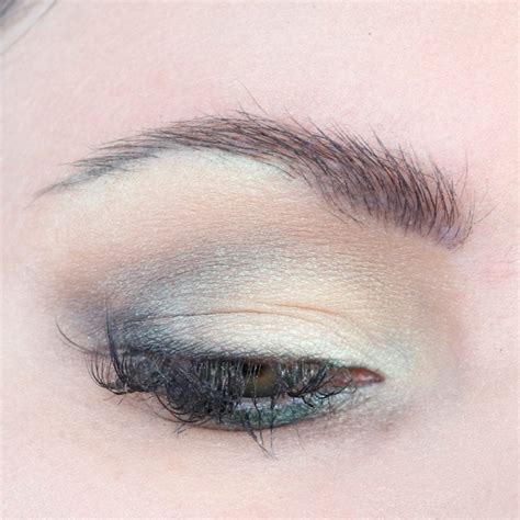 Subtle Green Makeup Tutorial Afraid Of Color This Is For You