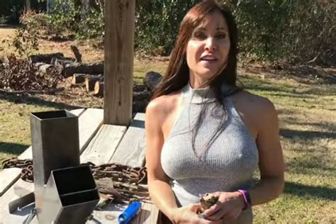 Farm Girl Jenbanshee Moon Jennifer King 1966 Girls Showing Off