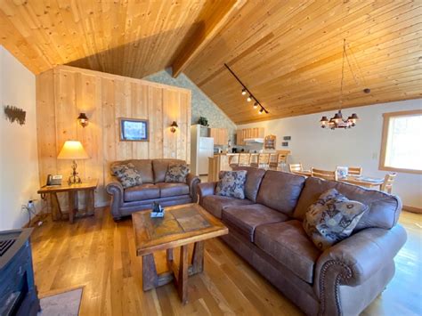 Deluxe Two Bedroom Riverside Cabin Rivers Edge Winthrop