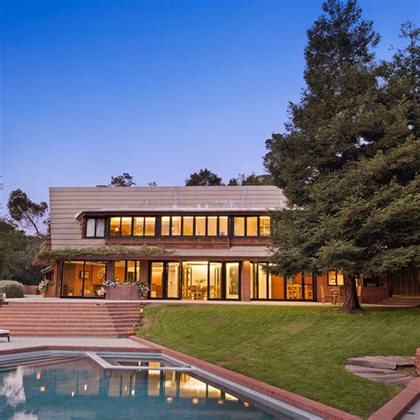 Look Inside Diane Keatons Former Lloyd Wrightdesigned Home Now Off The Market