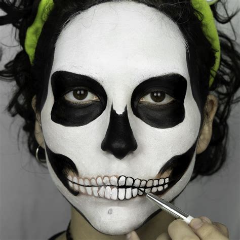 An Easy Skull Makeup Tutorial For Halloween 2021 Beauty Bay Edited