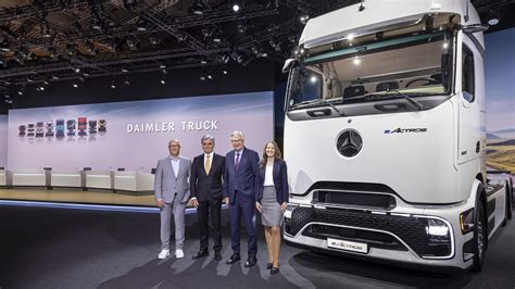 Nach Rekordjahr Daimler Truck Bekräftigt Strategische Ambitionen Auf