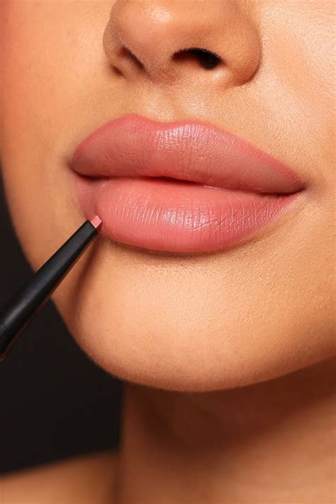 Oval Lip Lining Belleza Moderna