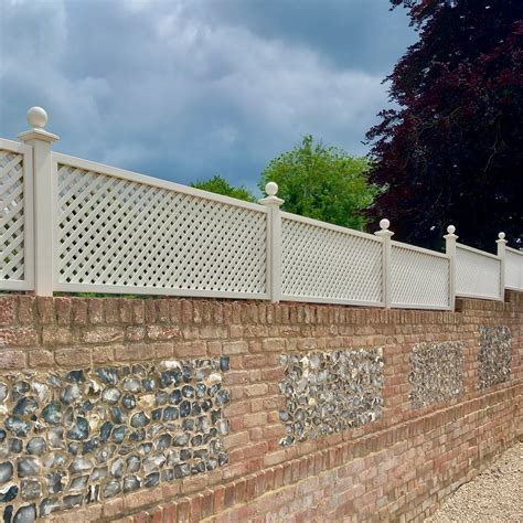 A Lovely English Garden In Progress We Are Proud Of This Beautiful Bespoke Diagonal Privacy