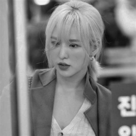 Pin By Regina On Icons Wendy Red Velvet Red Velvet Velvet Video