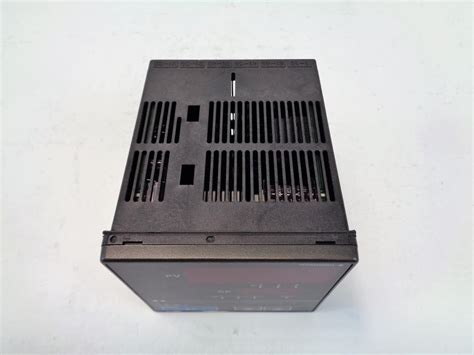 Yokogawa Digital Indicating Temperature Controller Ut350