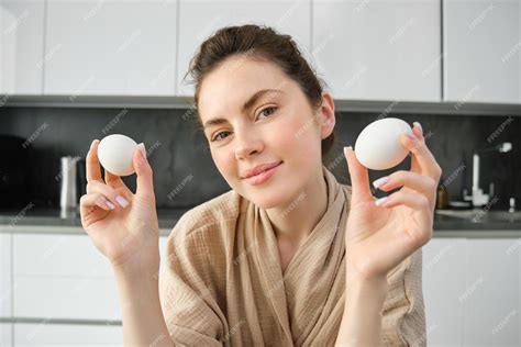 Free Photo Attractive Young Cheerful Girl Baking At The Kitchen