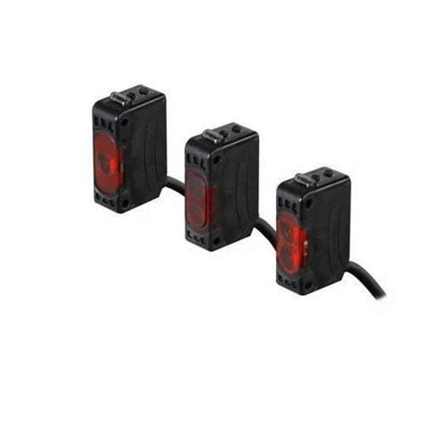 Diffuse Reflective Omron Photoelectric Sensor At ₹ 1500piece In Coimbatore