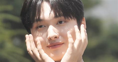 판타지보이즈 이한빈 꽃받침도 화보 처럼~ 포토엔hd