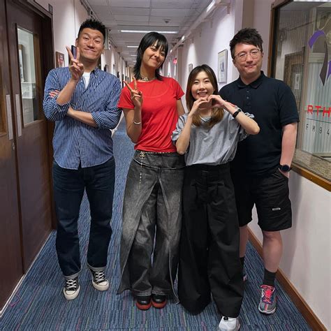 三五成群 三五成群search Engine 今日有 Amylolqamy Amy Lo~~ 呢位高高嘅新人 除咗上嚟講新歌之外 重會同大家分享佢嘅小秘密 想知嘅你記得留意今日