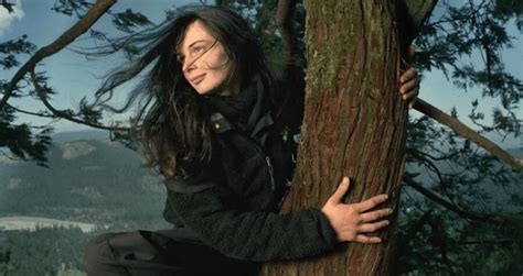 Julia ‘butterfly Hill The Activist Who Lived In A Tree For 738 Days