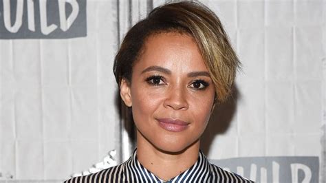 Carmen Ejogos Bra Size And Body Measurement Insights Famous Bra Sizes