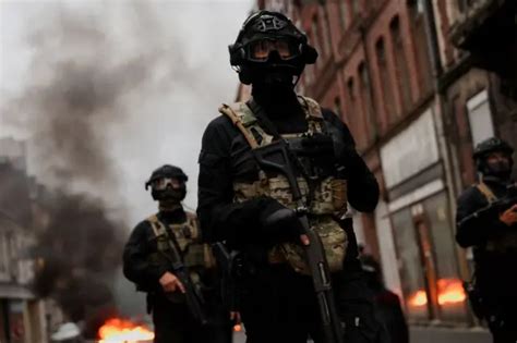 France Riots Hundreds More Arrested On Fourth Night Bbc News