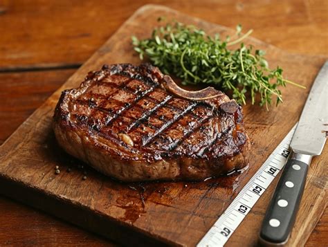 How Big Is A 8 Oz Ribeye Steak Men With Meat